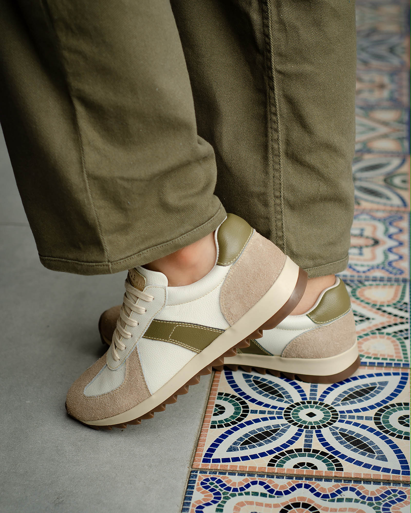 Tenis crema oliva retro - Azuleja
